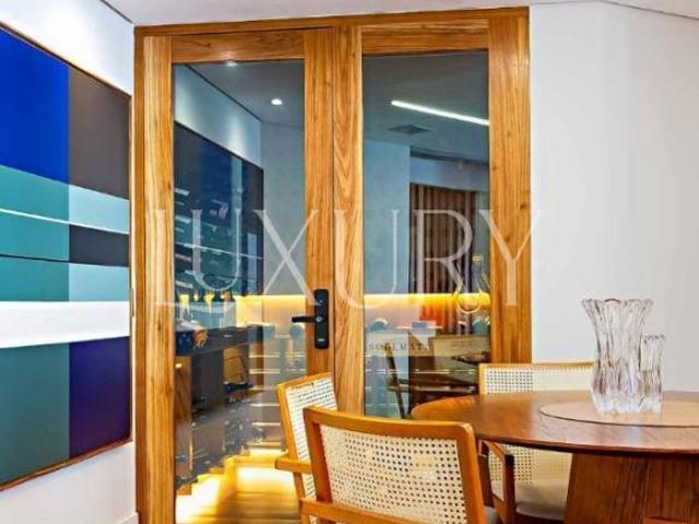 Duplex com 365 m², 5 quartos sendo 4 suítes à venda no bairro Vila Nova Conceição