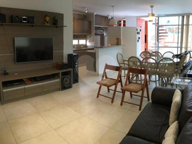 Duplex com 3 quartos à venda em Enseada SP