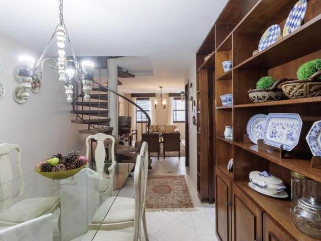 Duplex com 3 quartos no Ed. Casario