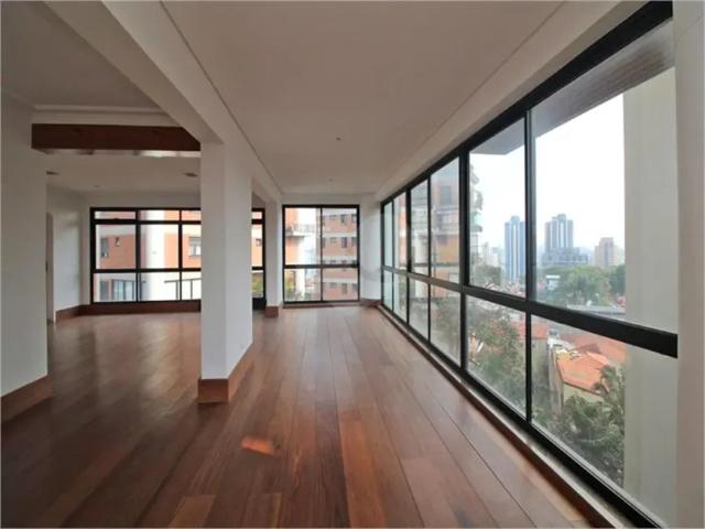 Duplex com 4 quartos à venda ou para locação em Vila Progredior SP