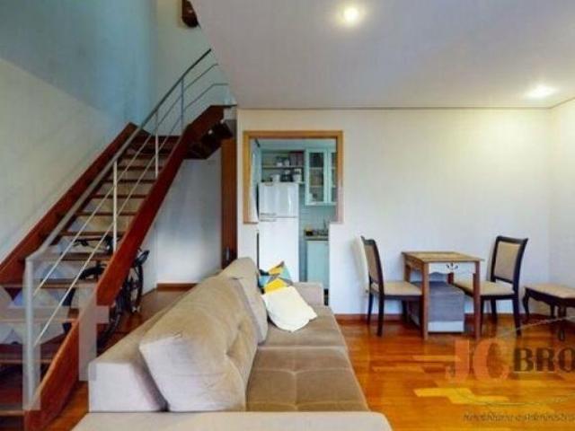 Duplex com 66m² de área útil, 2 vagas de garagem, 2 dormitórios