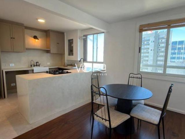 Duplex com 88 m², 1 vaga e conceito aberto no Batel/Água Verde