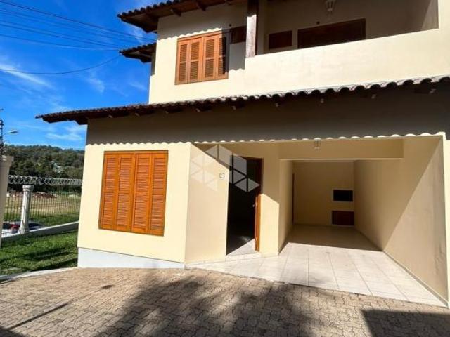 DUPLEX CENTRAL com PÁTIO 3 DORMITÓRIOS!