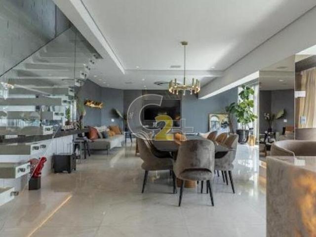 Duplex a venda na Vila Nova Conceição 2 suites 4 vagas