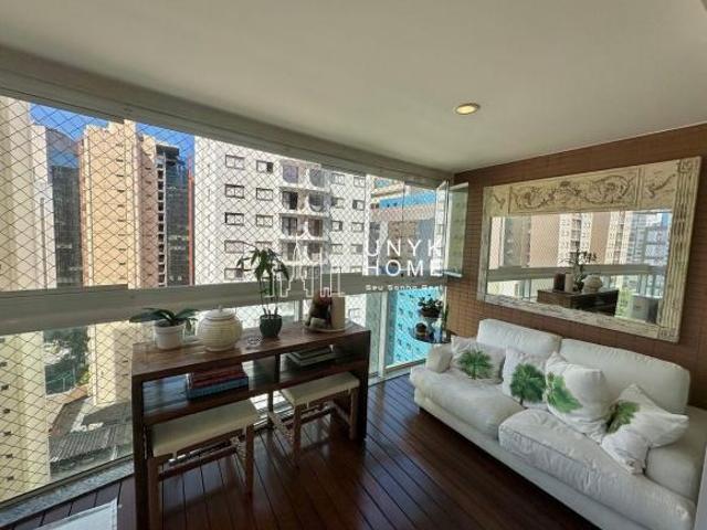 Duplex à Venda na Vila Olímpia com 4 Dormitórios, 4 Vagas e Depósito Privativo Duplo