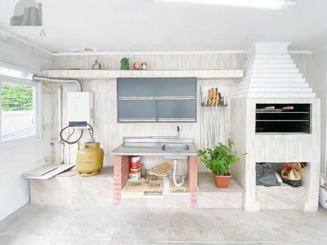 Duplex à venda no Rio Branco com 2 dormitórios, salão privativo e 2 vagas