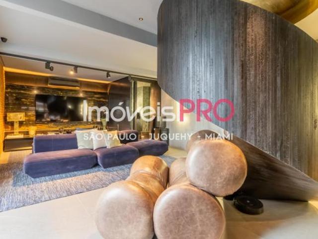 Duplex alto padrão, mobiliado, à venda em Cerqueira César, com 197 m², 2 suítes e 2 vagas