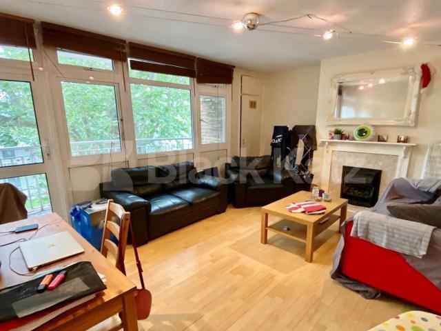 Duplex apartment moments From Bermondsey Tube Station