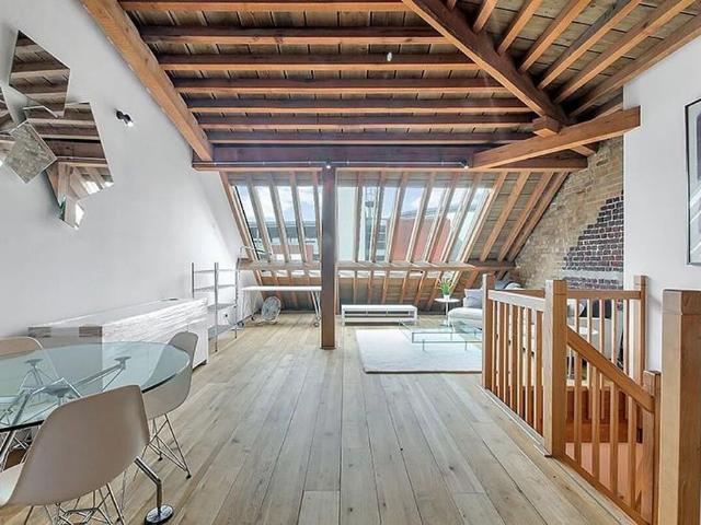 Duplex apartment to let in Port East Apartments, E14