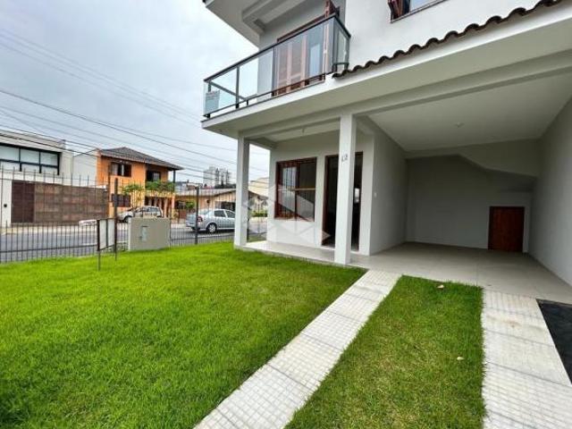 Duplex de esquina de 3 dormitórios no bairro Avenida!