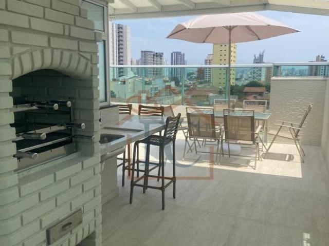 Duplex decorado com ambientes amplos e área gourmet