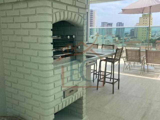 Duplex decorado com ambientes amplos e área gourmet
