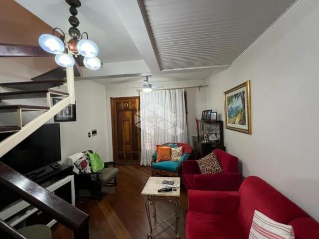 Duplex em Condomínio, 02 dormitórios
