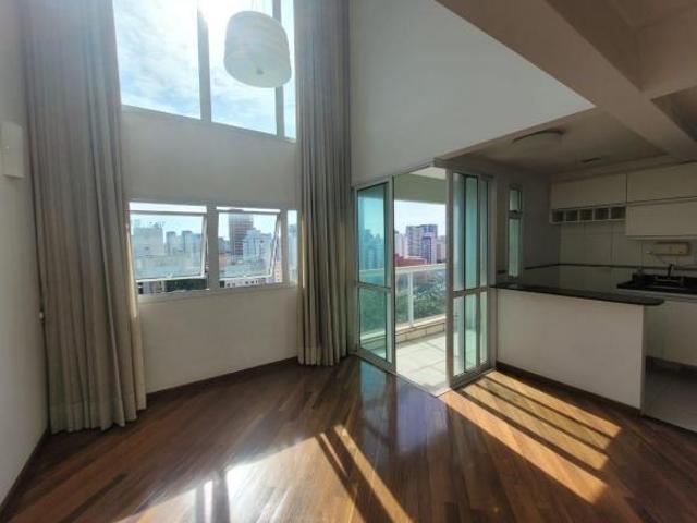 Duplex em Moema com dois dormitório e duas vagas