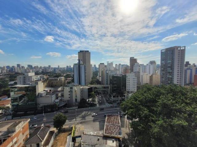 Duplex em Moema com dois dormitório e duas vagas
