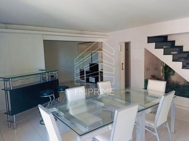 Duplex em Perdizes de 274 m², 3 dormitórios e 3 vagas.