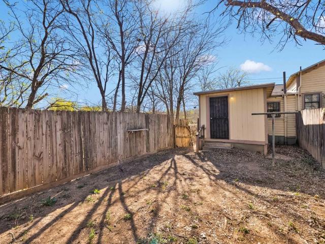 Duplex for Rent in the Heart of SA! 1 Bedroom Apartment for Rent at 652 N San Ignacio Ave, San Antonio, TX 78228 Loma Vista