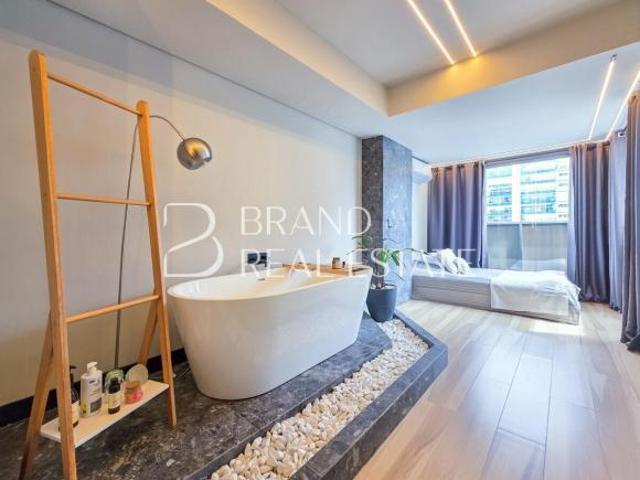 Duplex moderno em Moema, frente ao parque, 72m², planta diferenciada, porteira fechada