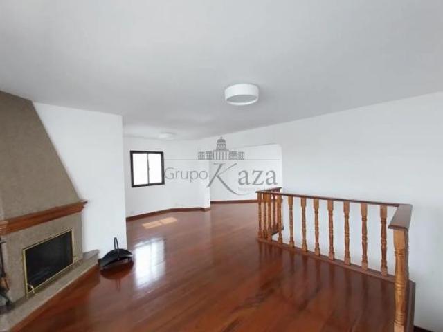 Duplex Moema 4 Dormitórios 274m² 4 Grs