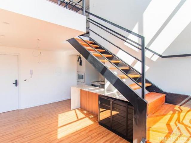 Duplex Novo Mobiliado por Arquiteto Junto À PUC
