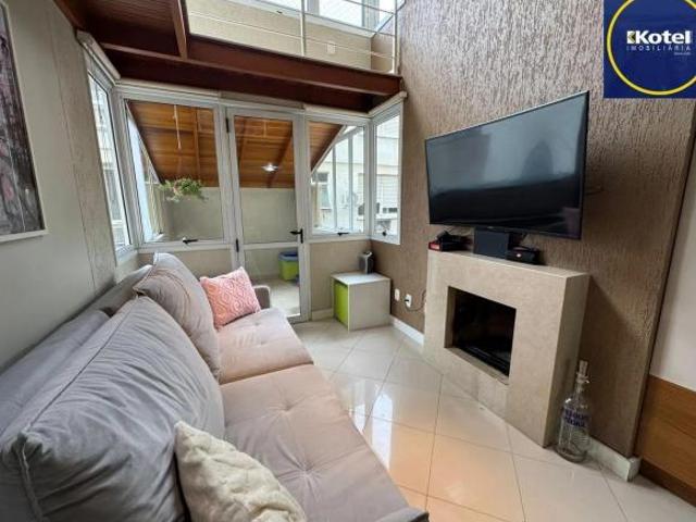 Duplex na Bela Vista, 2 dormitórios com espaço para home office, lareira e 2 vag