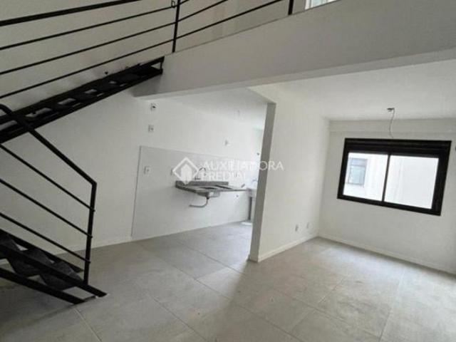 DUPLEX NA RUA LIMA E SILVA