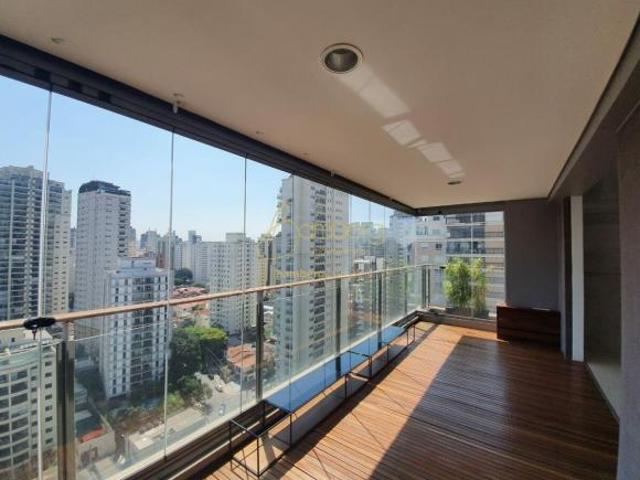 Duplex na VNC em estilo industrial, moderníssimo!