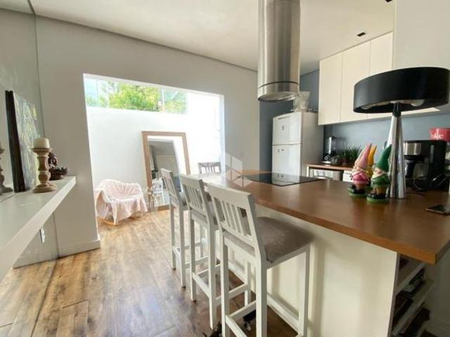DUPLEX SEMIMOBILIADO COM DOIS DORMITÓRIOS NO BAIRRO SANTO INÁCIO