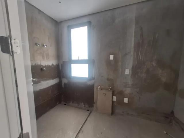 Duplex para venda tem 688 metros quadrados com 4 quartos em Moema São Paulo SP