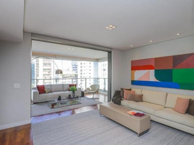Duplex para venda com 3 quartos, sendo 3 suítes, 202m²