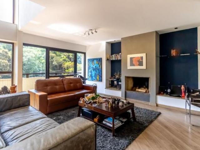 Duplex para venda em Vila Suzana com 3 quartos, sendo 3 suítes, 245m²
