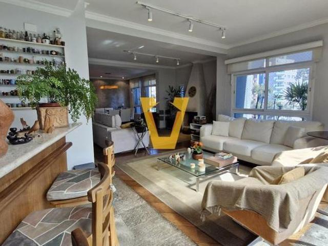 Duplex para venda em Vila Suzana com 3 quartos, sendo 3 suítes, 220m²