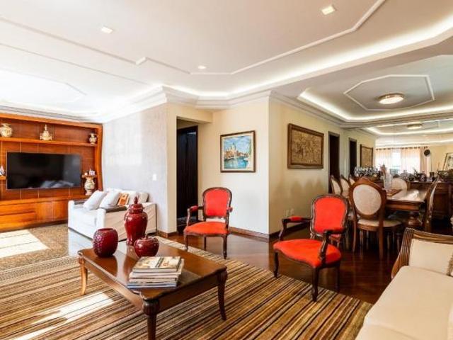 Duplex para venda em Vila Suzana com 4 quartos, sendo 4 suítes, 300m²