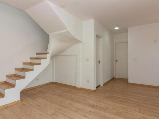 Duplex para venda em Bela Aliança com 2 quartos, sendo 1 suíte, 123m²