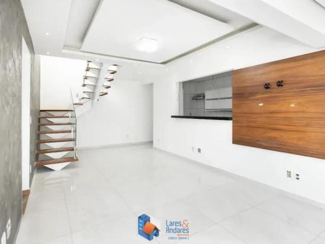 Duplex para venda em Chácara Pavoeiro com 3 quartos, sendo 1 suíte, 182m²