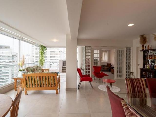 Duplex para venda em Ipiranga com 5 quartos, sendo 5 suítes, 240m²