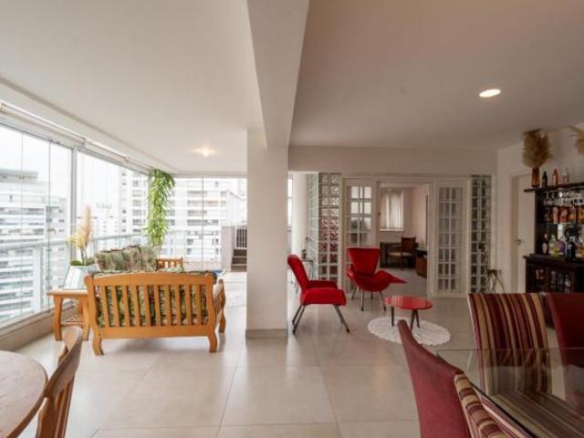 Duplex para venda em Ipiranga com 5 quartos, sendo 5 suítes, 240m²