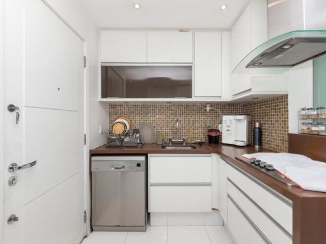 Duplex para venda em Itaim Bibi com 4 quartos, sendo 4 suítes, 190m²