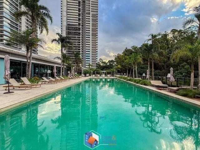 Duplex para venda em Jardim Fonte do Morumbi com 4 quartos, sendo 4 suítes, 325m²