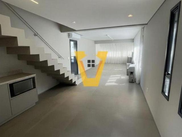 Duplex para venda em Jardins com 2 quartos, sendo 2 suítes, 197m²