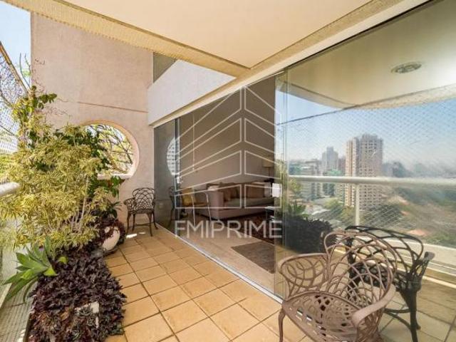Duplex para venda em Perdizes com 4 quartos, sendo 2 suítes, 222m²