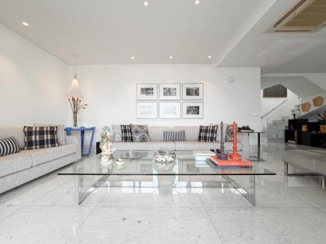 Duplex para venda em Perdizes com 4 quartos, sendo 3 suítes, 208m²