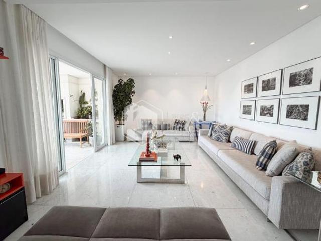 Duplex para venda em Perdizes com 4 quartos, sendo 3 suítes, 208m²