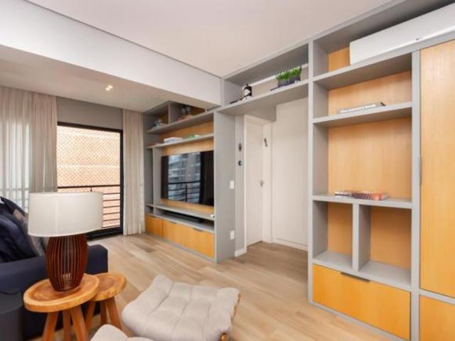 Duplex para venda em Pinheiros com 2 quartos, sendo 2 suítes, 75m²