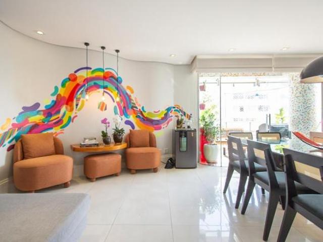 Duplex para venda em Santa Cecília com 3 quartos, sendo 3 suítes, 170m²