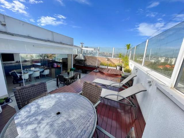 Duplex para venda possui 182 metros quadrados com 3 quartos em Cidade São Francisco São Paulo SP