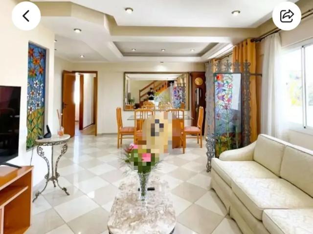 Duplex para aluguel e venda possui 204 metros quadrados com 3 quartos