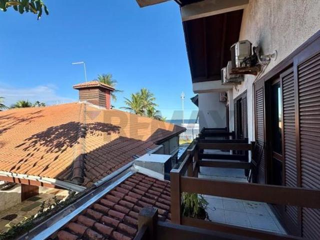 DUPLEX PÉ NA AREIA NA PRAIA DO TOMBO – UM REFÚGIO EXCLUSIVO NO GUARUJÁ COM VALOR ABAIXO DO MERCADO