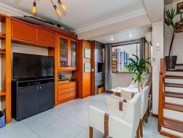 Duplex Reformado com 2 Dormitórios e 1 Vaga – Pronto para Morar