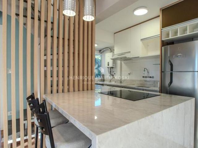 Duplex Reformado com Terraço e Vista para o Bosque no Ecoville | Edifício ParkVille